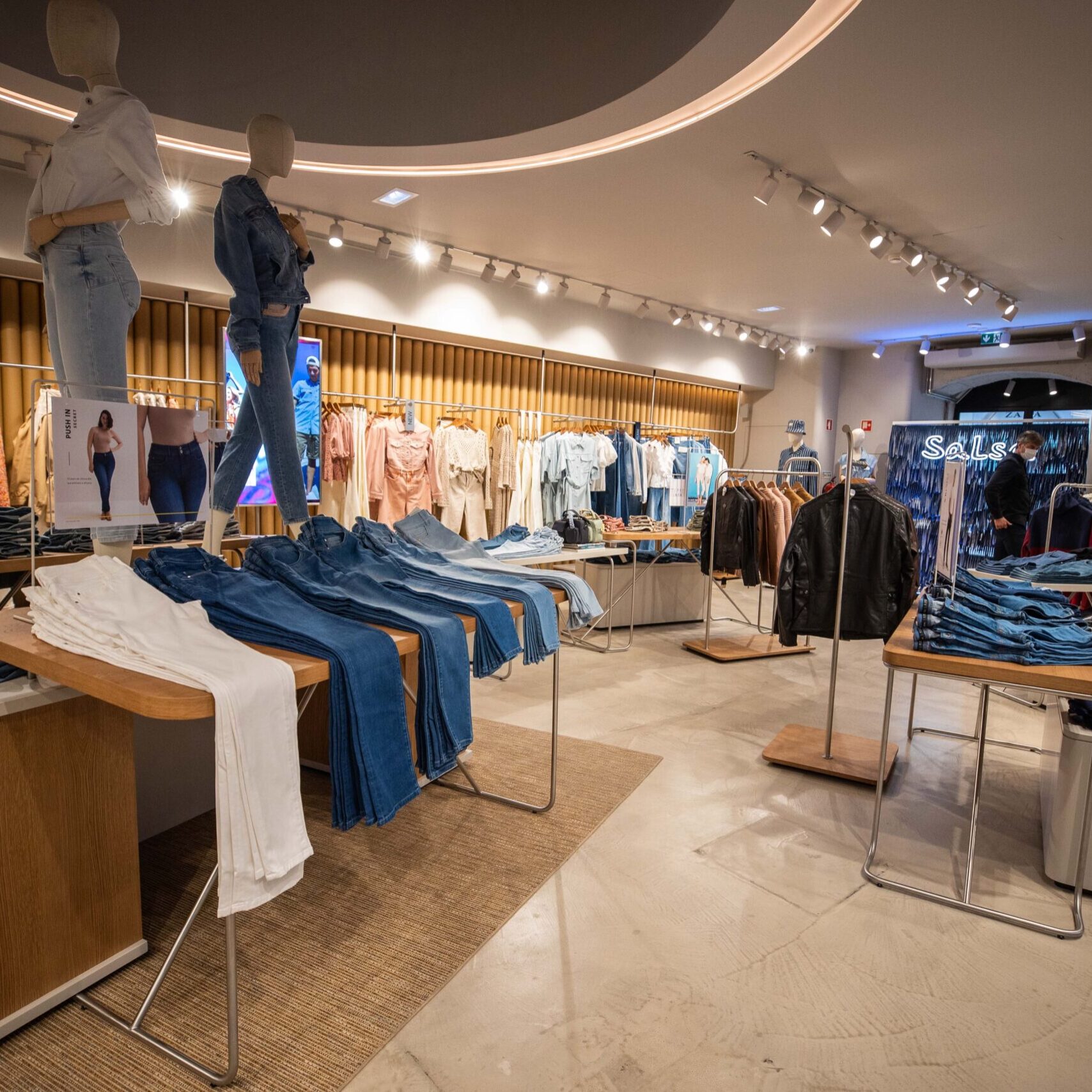 Sonae: Vendas mostram “sucesso da estratégia comercial” – ECO