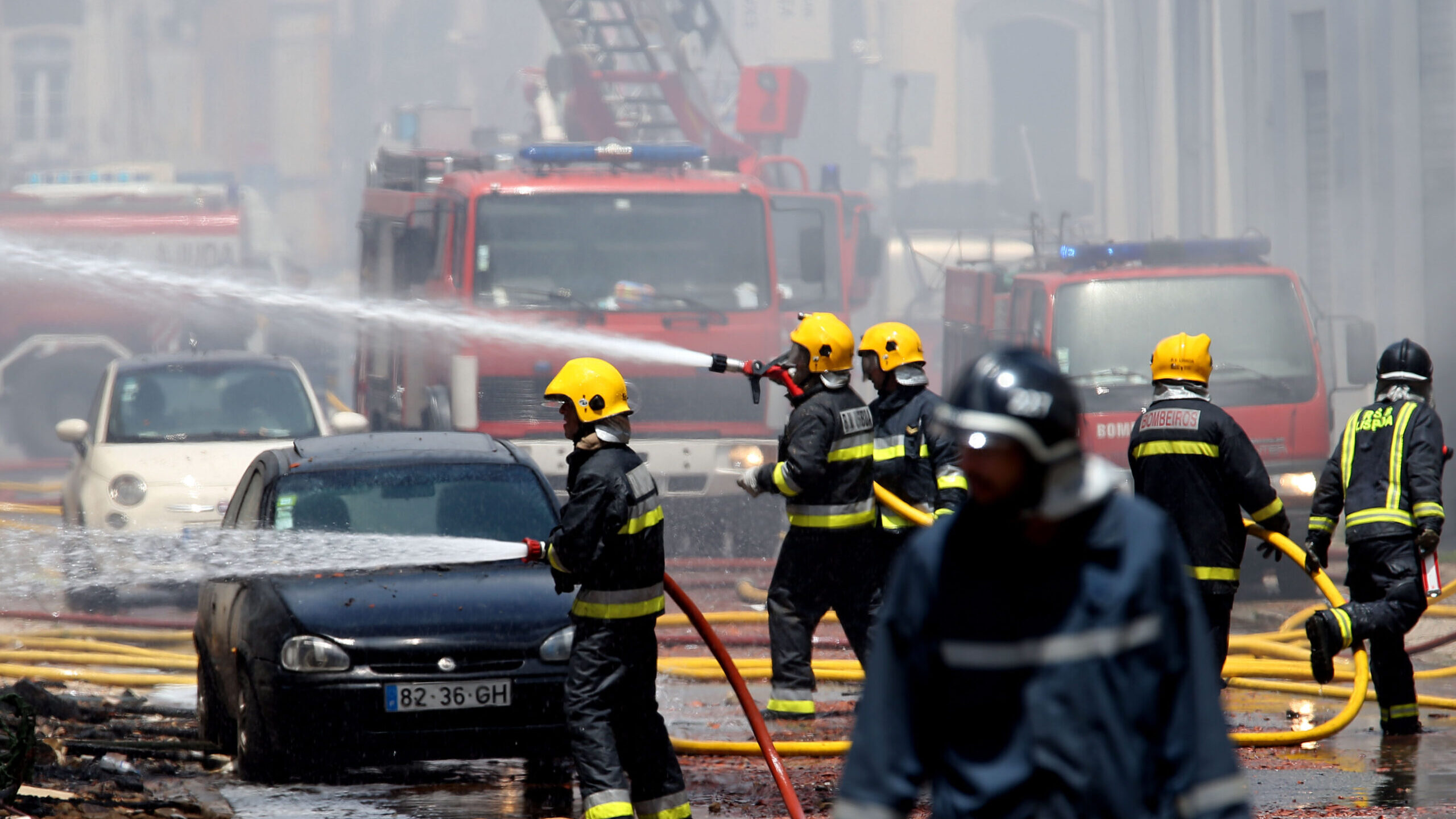 Fogo no Prior Velho agrava-se e mobiliza 108 bombeiros – ECO