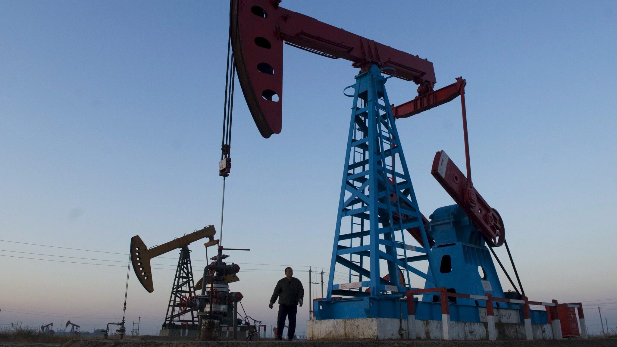 Petróleo alivia, mas pouco. Mercados descrentes das promessas de Trump ...
