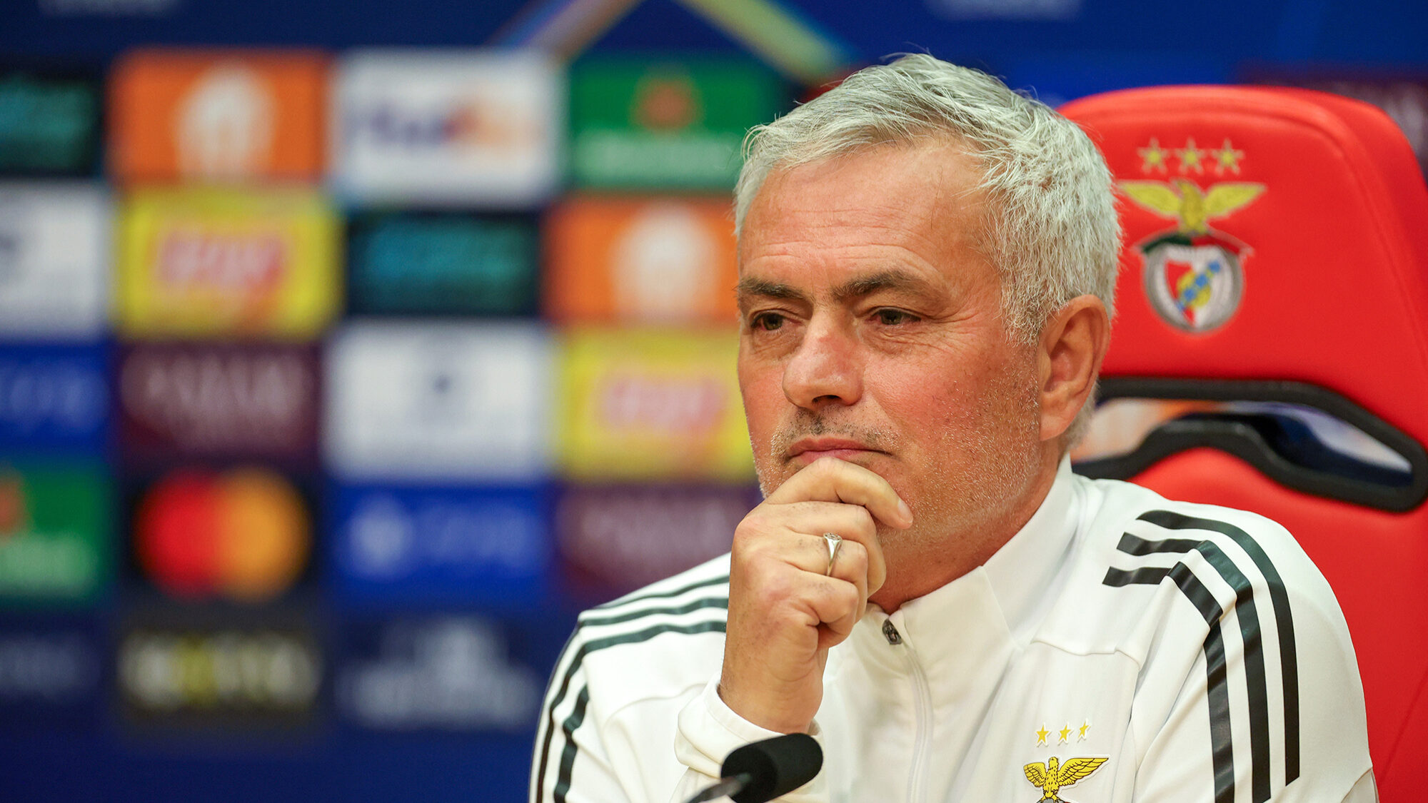 Pérez quer levar Mourinho do Benfica para o Real Madrid. Paga cláusula ...