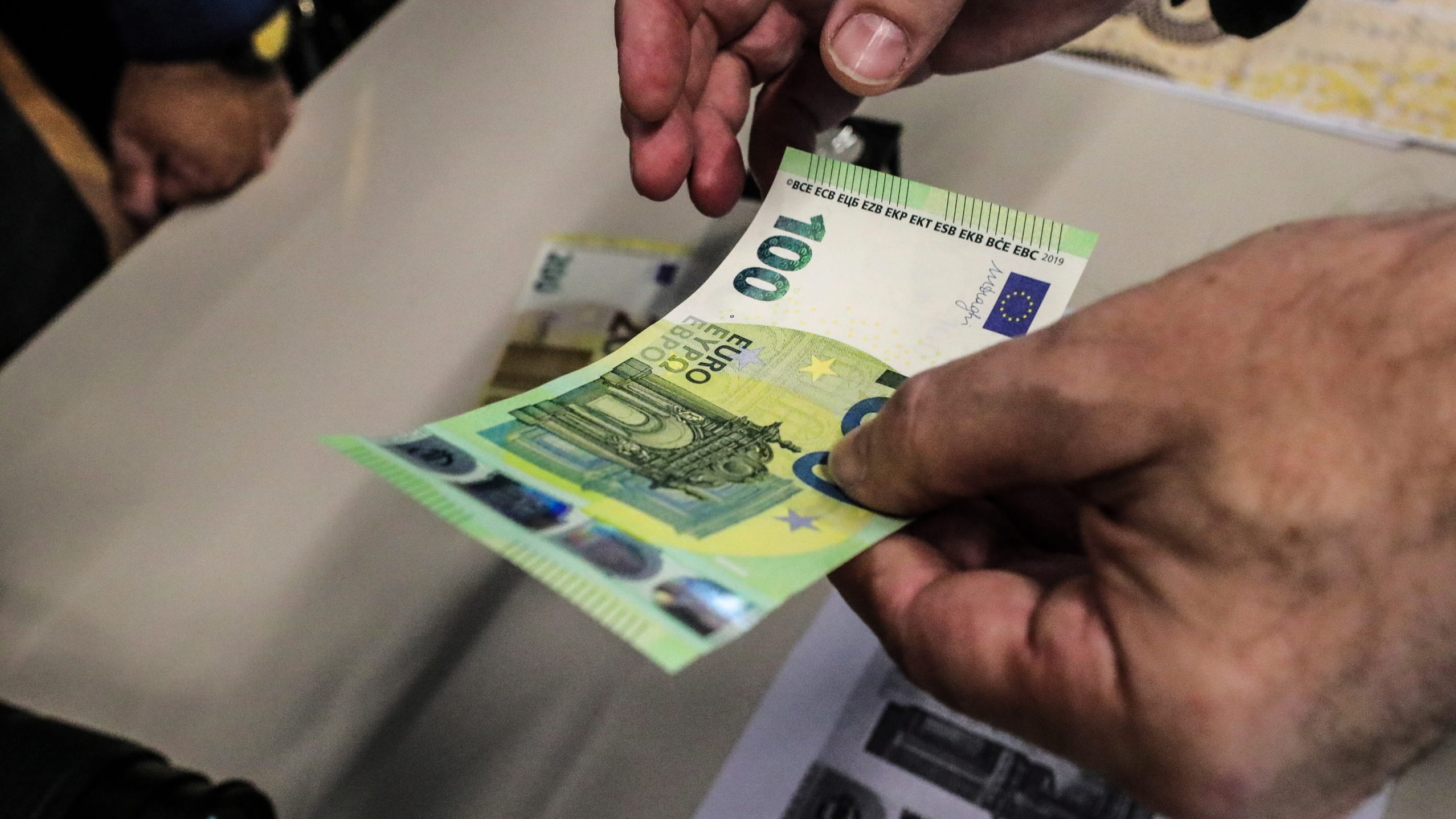 Abaixo-assinado em defesa das pensões dos bancários reúne 7.500 ...